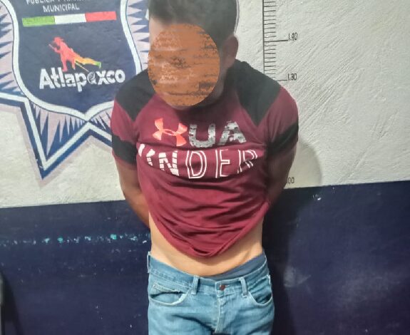 Policías de Atlapexco detienen a sujeto que robaba pertenencias a ... Policías de Atlapexco detienen a sujeto que robaba pertenencias a ...