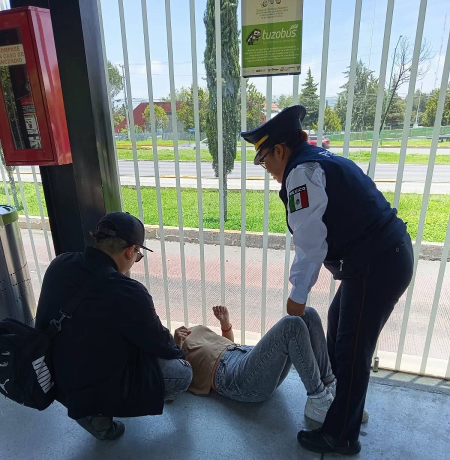 Mujer sufre desmayo en estación del Tuzobús – News Hidalgo